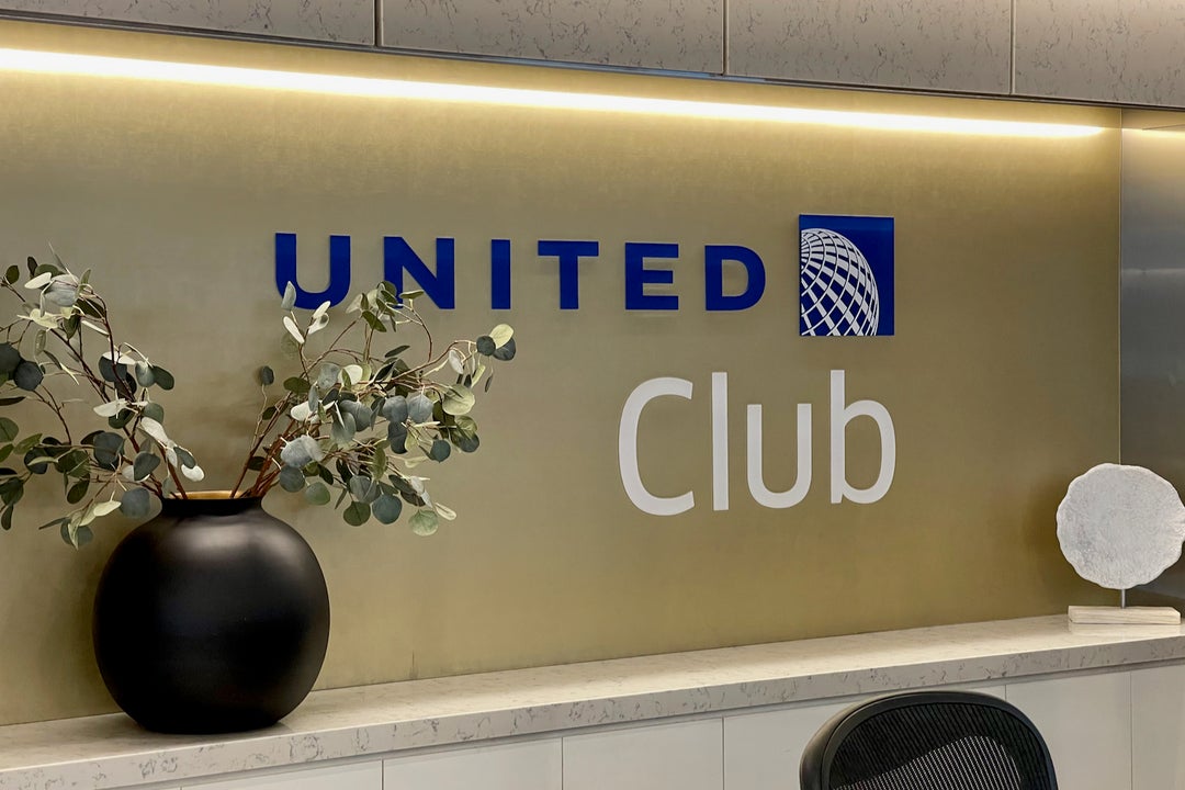 United accelerates lounge reopenings, aims for end of summer - The ...