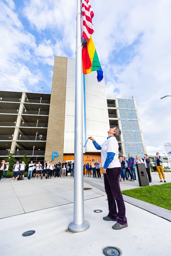 Alaska Airlines shows its Pride with LGBTQIA+ livery