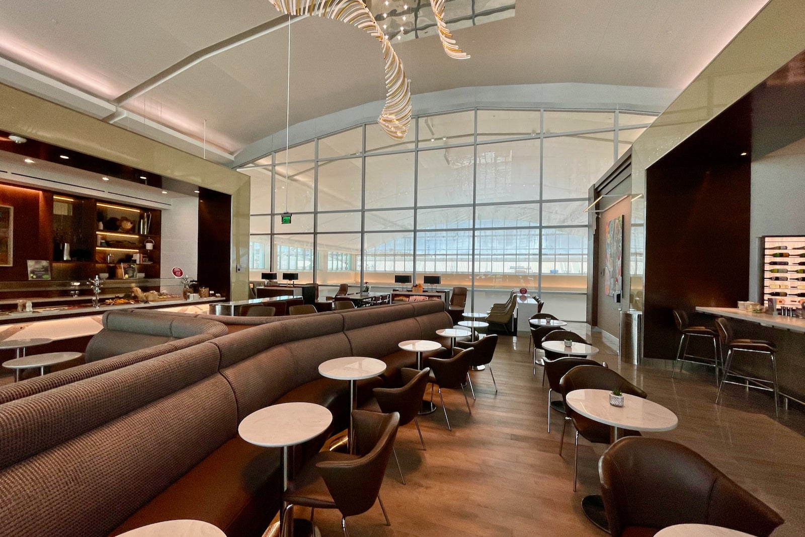 Delta's opening a snazzy new Sky Club in Fort Lauderdale — take a look ...