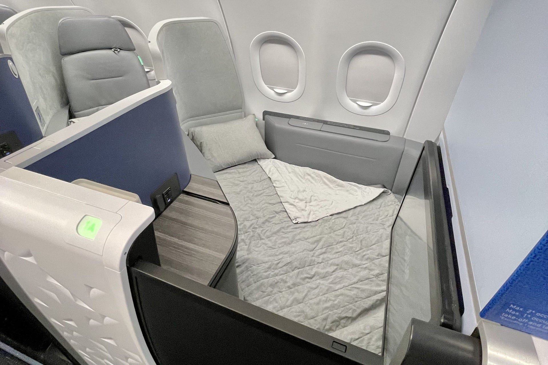 First look: What it was like to fly JetBlue's new Mint business class ...
