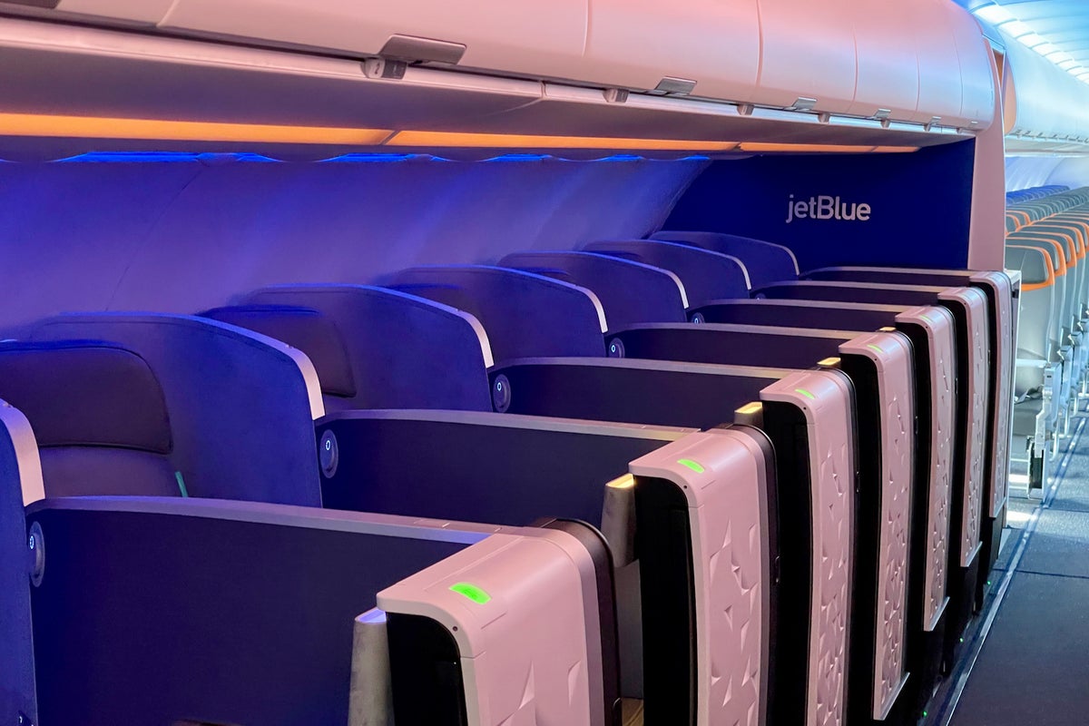 Review: JetBlue's brand-new Mint business-class suite - The Points Guy