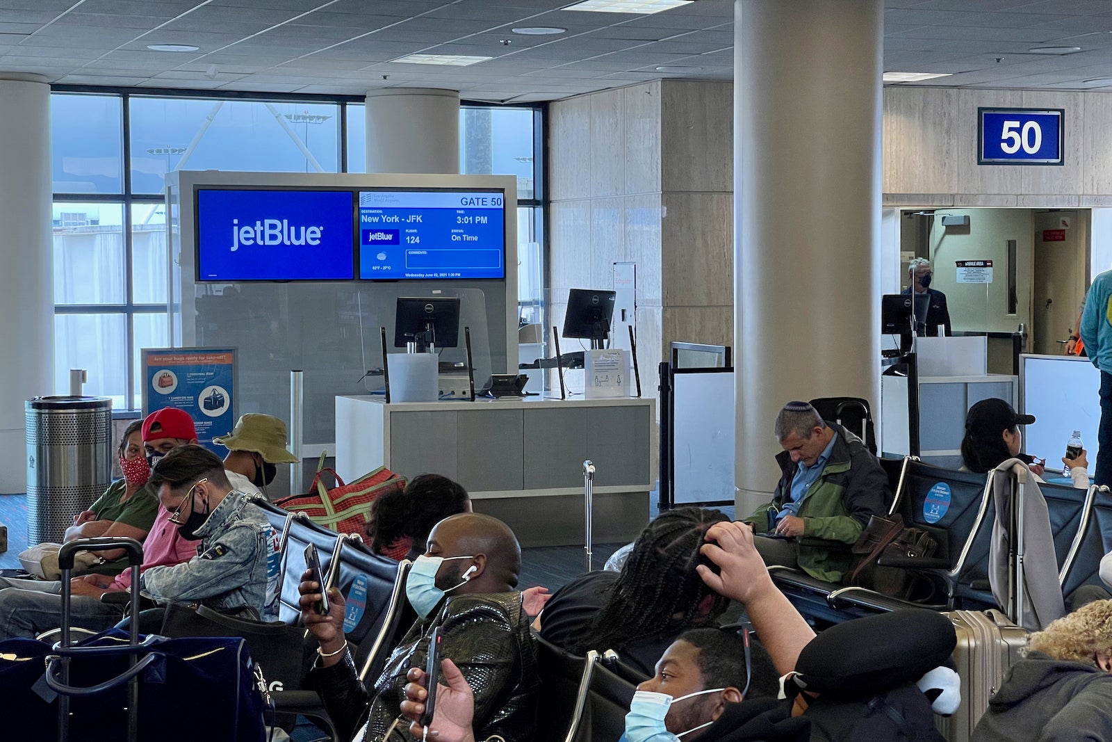 Review: JetBlue's brand-new Mint business-class suite - The Points Guy