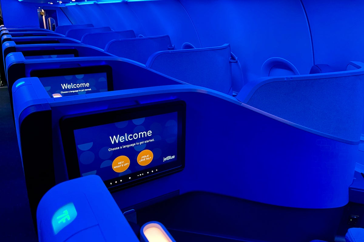 Review: JetBlue's brand-new Mint business-class suite - The Points Guy