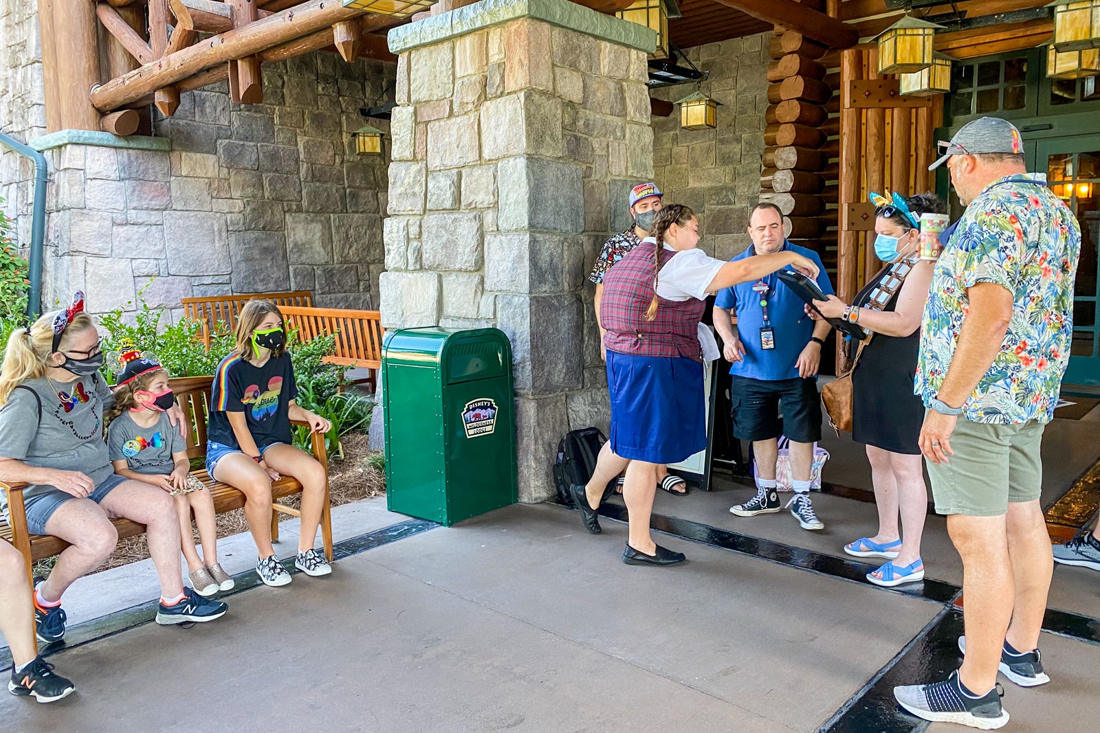 What it's really like on a Disney VIP tour - The Points Guy