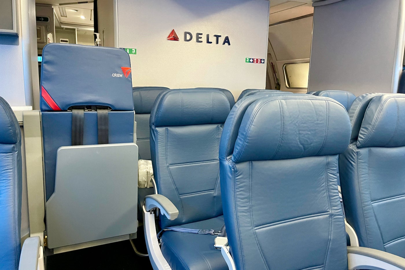 Onboard Delta's first retrofitted Boeing 767 with snazzy new cabins