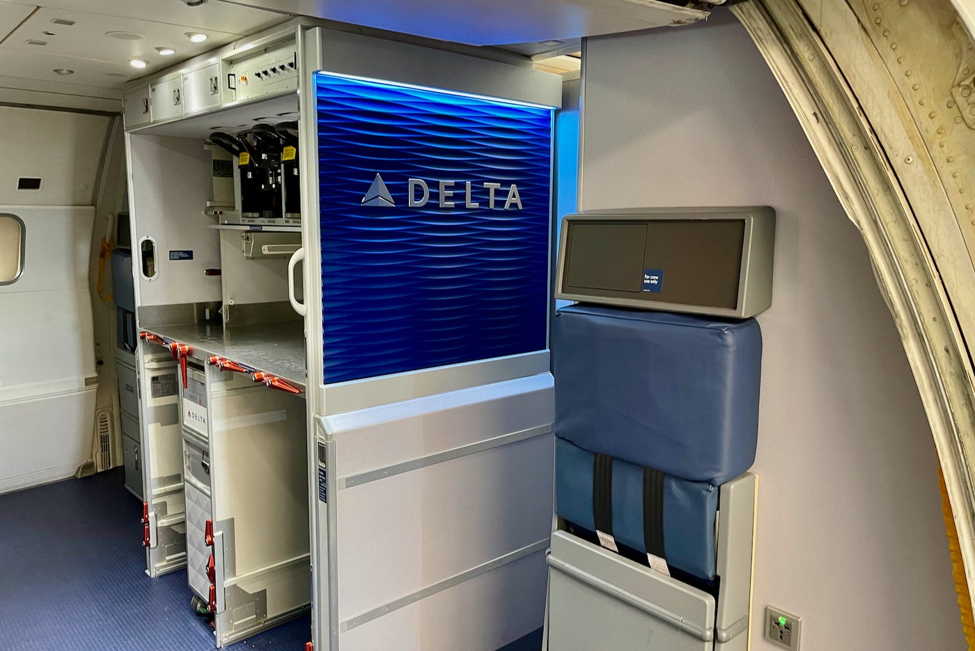 Onboard Delta's first retrofitted Boeing 767 with snazzy new cabins