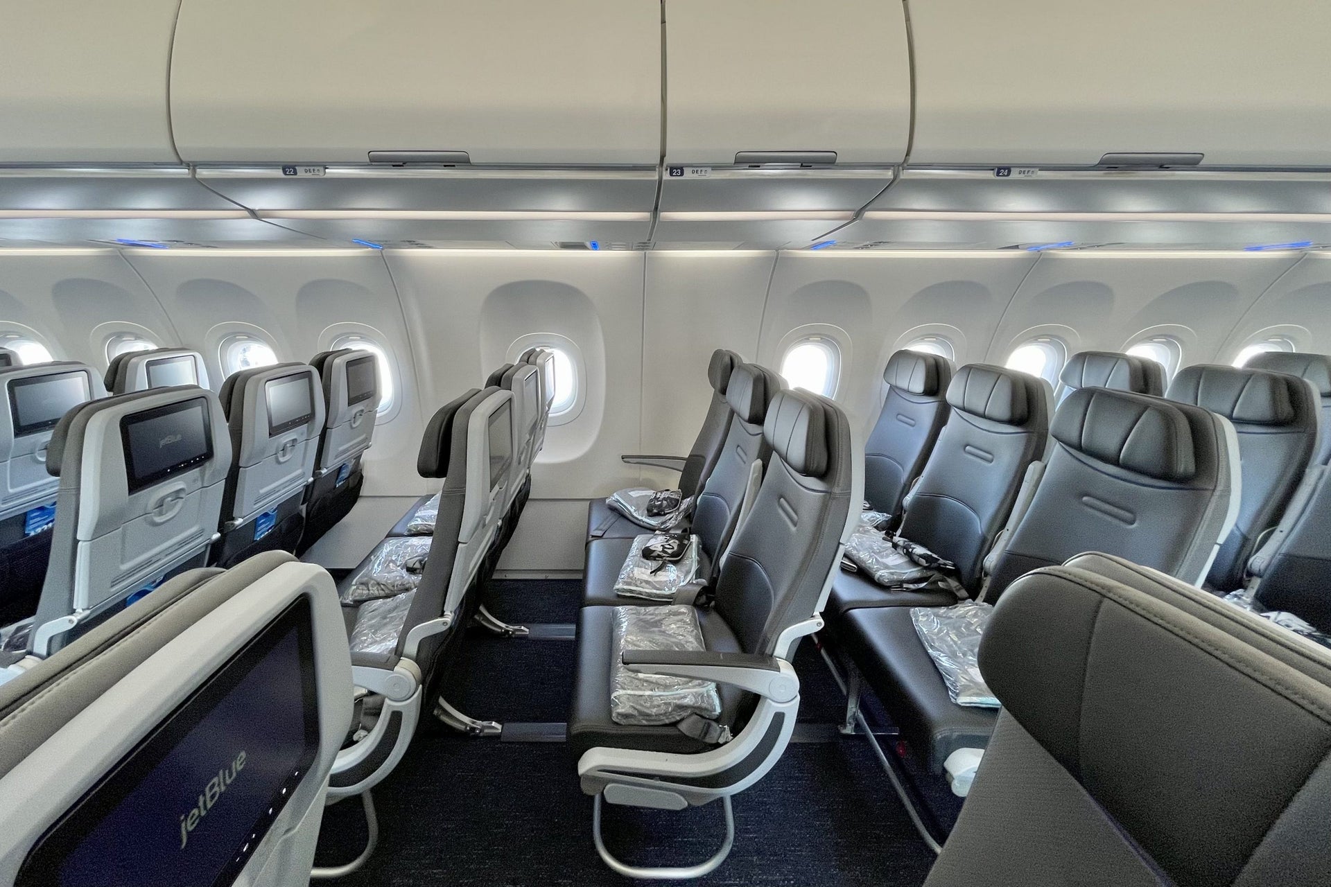 Where to sit when flying JetBlue’s A321LR to and from London - The ...