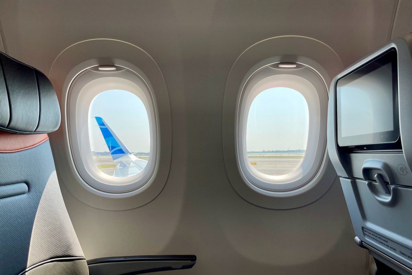 First look: How JetBlue's first A321LR stacks up against the Mint ...