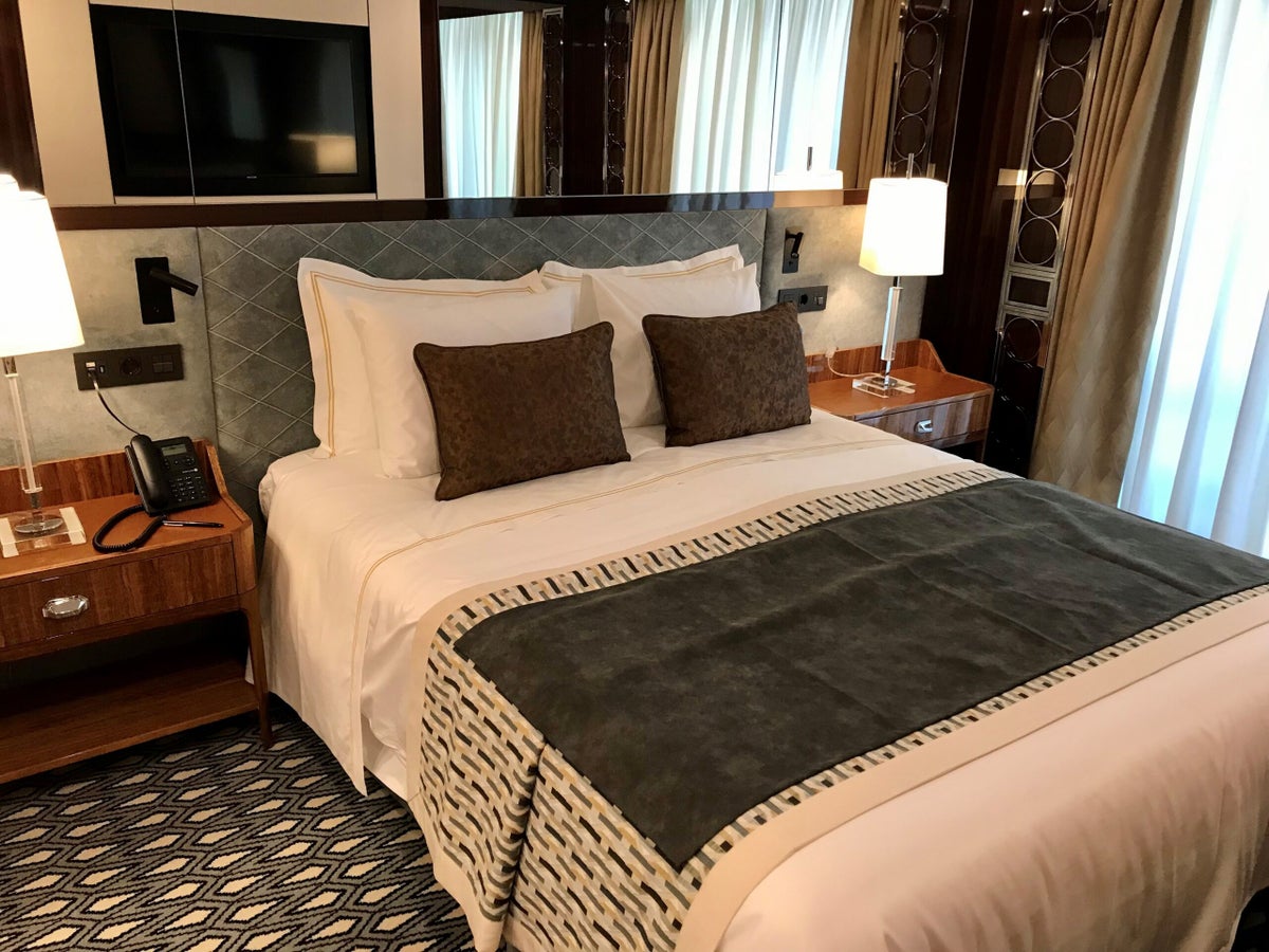 Complete guide to cabins and suite on Atlas Ocean Voyages cruise ships ...