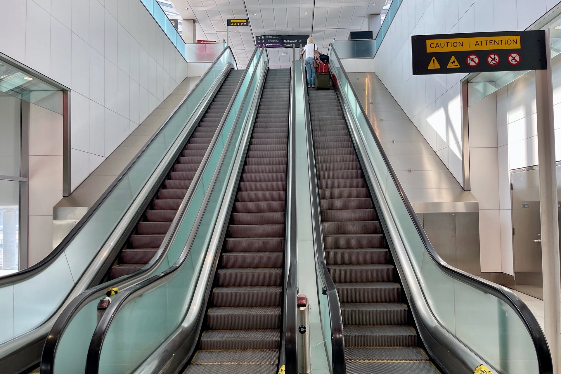 Riding Toronto's UP Express airport train from YYZ to Toronto - The ...