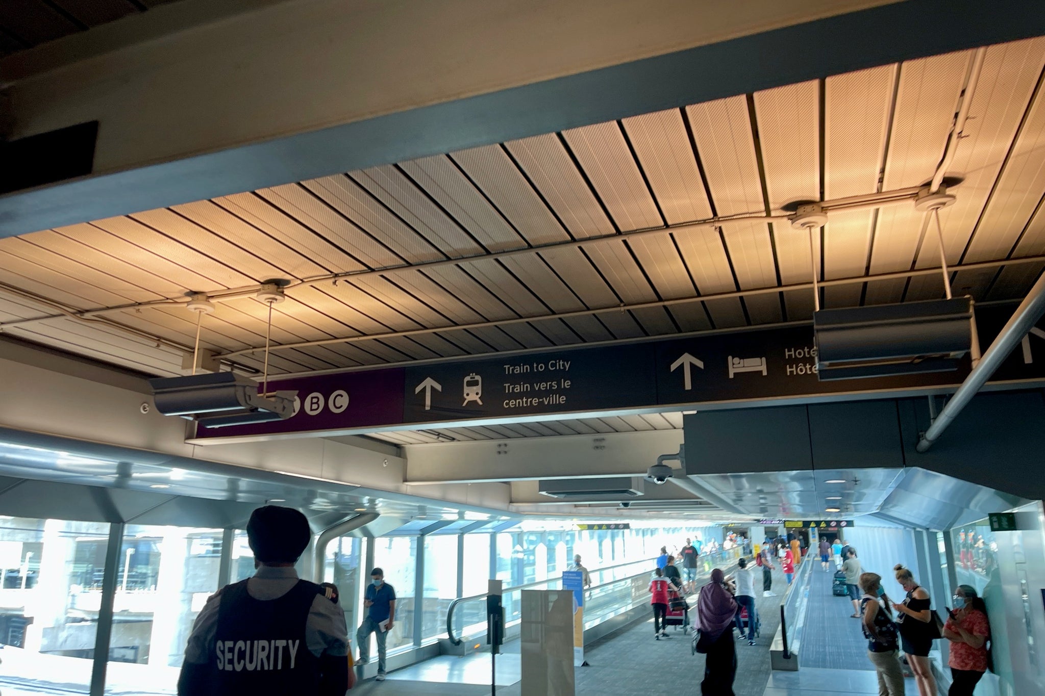 Riding Toronto's UP Express airport train from YYZ to Toronto - The ...