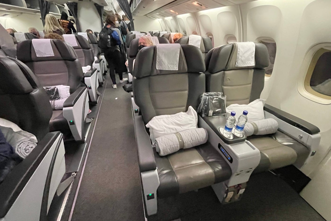 4 reasons to fly Saga Class on Icelandair's new 737 MAX over the larger 767