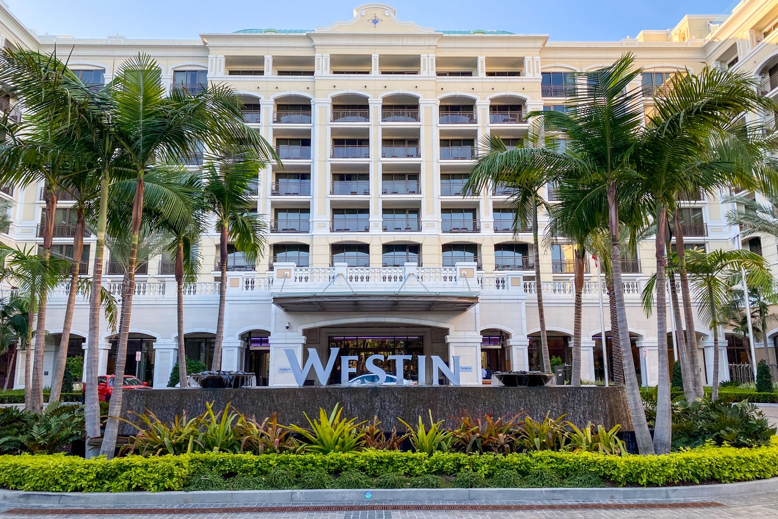 Luxury within walking distance to Disneyland: The new Westin Anaheim ...