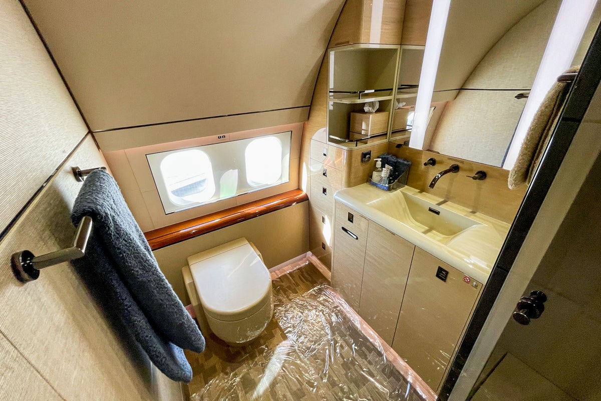 Not your average 737: This $80 million VIP jet has just 13 seats - The ...