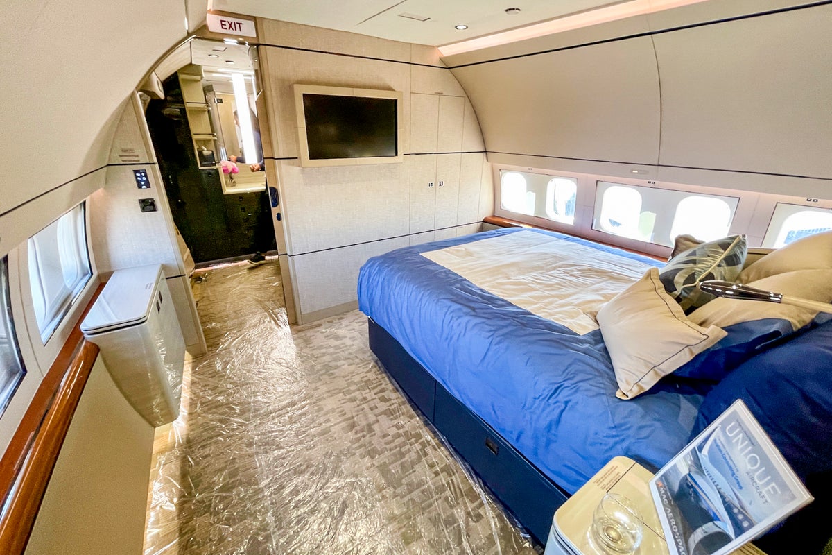 Not your average 737: This $80 million VIP jet has just 13 seats - The ...