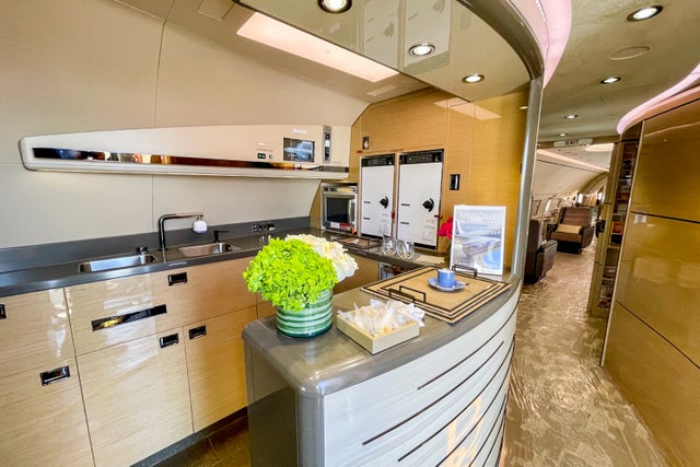 Not your average 737: This $80 million VIP jet has just 13 seats - The ...