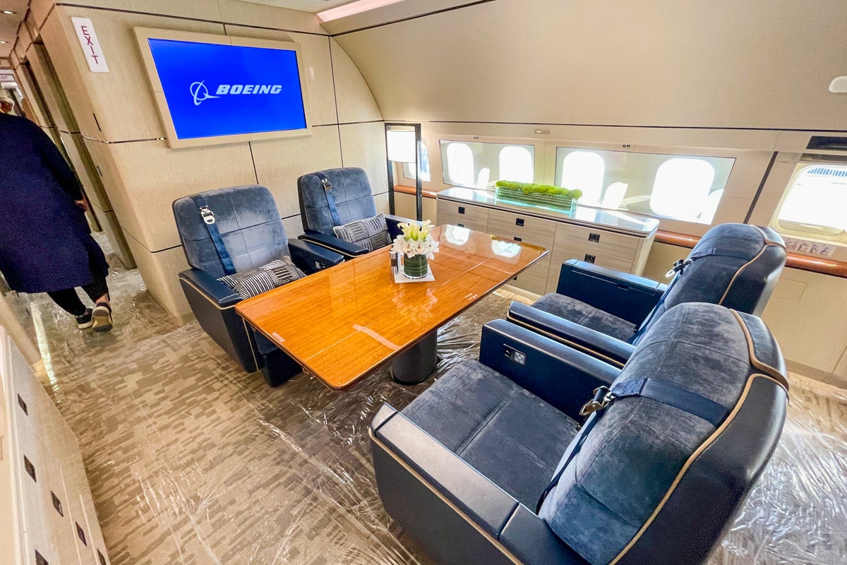 Not your average 737: This $80 million VIP jet has just 13 seats - The ...