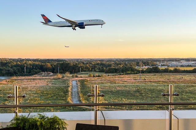 Plane-spotting paradise: Why this hotel rooftop bar is my favorite new ...