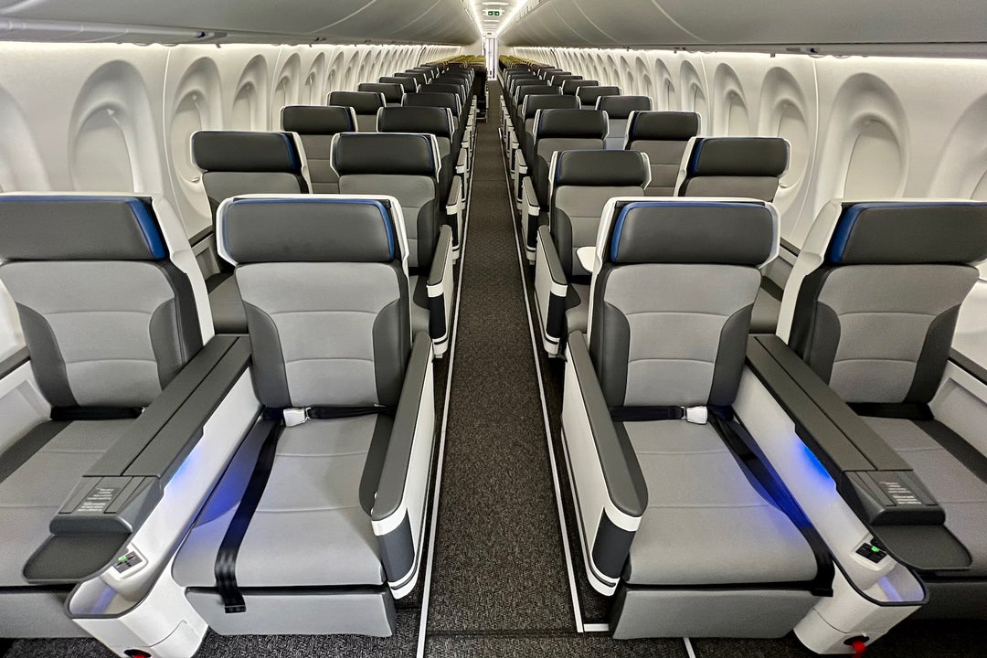 Breeze unveils first 17 Airbus A220 routes with new first-class product ...