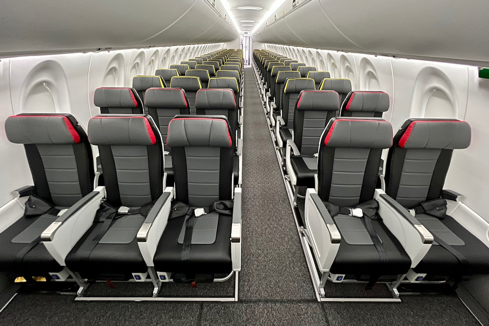 Breeze has a new, more economical Airbus A220 configuration coming soon ...