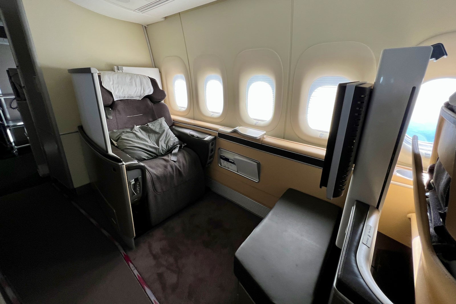 Lufthansa's new first-class and business-class seats are stunning - The Points Guy