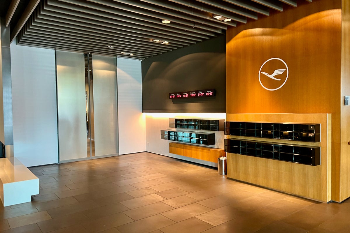 Review: Newly reopened Lufthansa First Class Terminal in Frankfurt ...