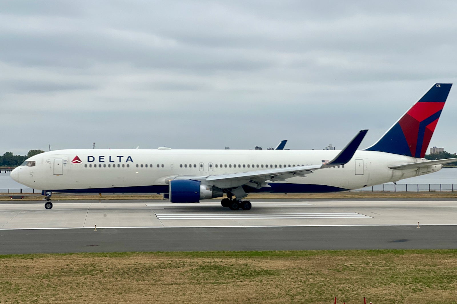 Delta boosts transatlantic network with more flights, premium economy ...