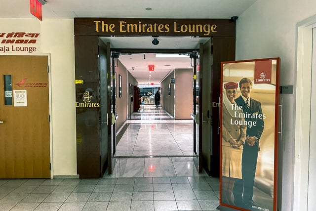 A tale of two cabins: A review of Emirates first class and economy from ...