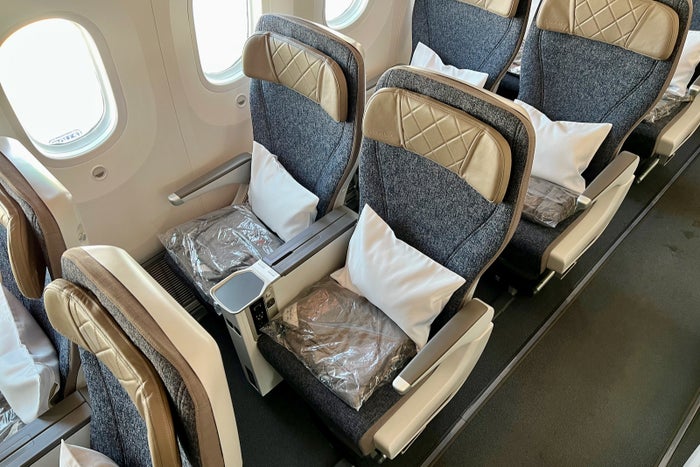 Inside El Al’s spiffy 787 Dreamliner with overhauled cabins