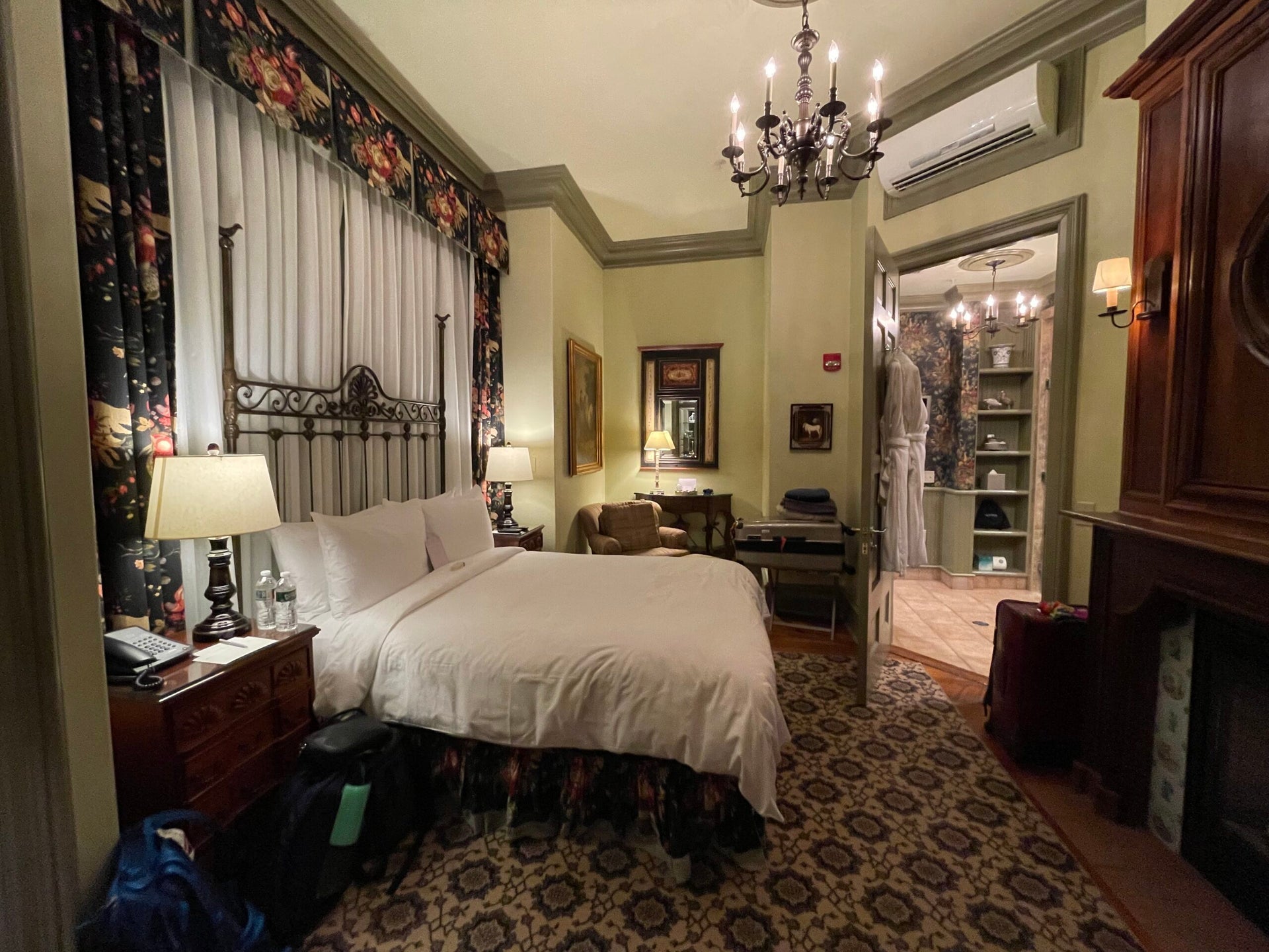 7 things to look for when booking an accessible hotel room - The Points Guy