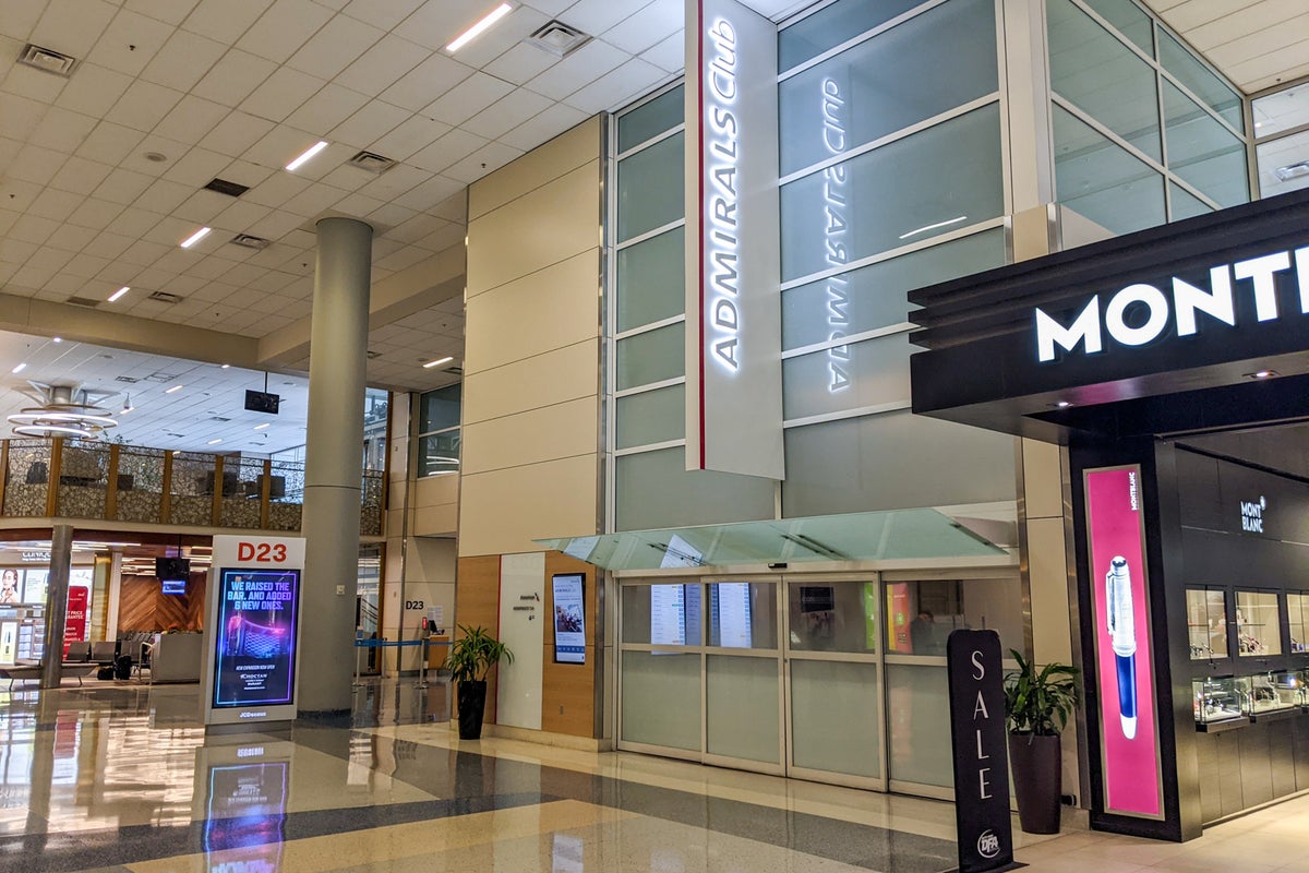 The best lounges at DFW Airport: Admirals Clubs, Centurion and more ...