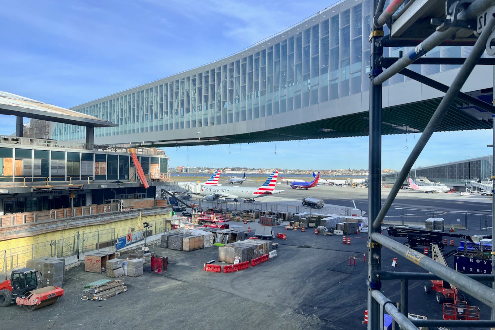 The final piece of the transformed LaGuardia Terminal B is now open ...