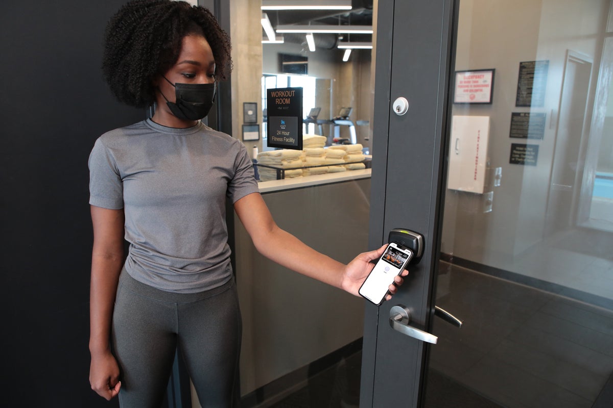 Apple and Hyatt launch digital room keys in your iPhone's wallet - The ...