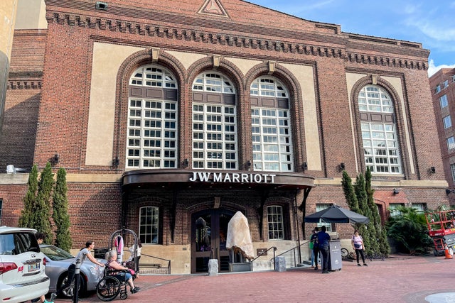 The Hostess City's new 'it' hotel: JW Marriott Savannah Plant Riverside ...