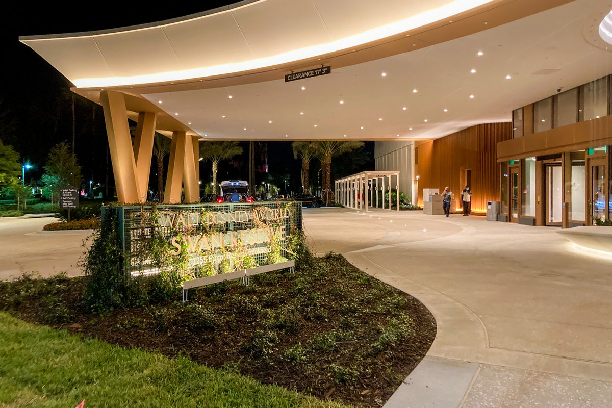 New swan on the block: A review of the Walt Disney World Swan Reserve ...