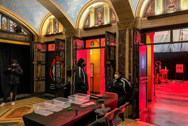 Calling all ‘Money Heist’ fans: Netflix brings an immersive escape-room ...