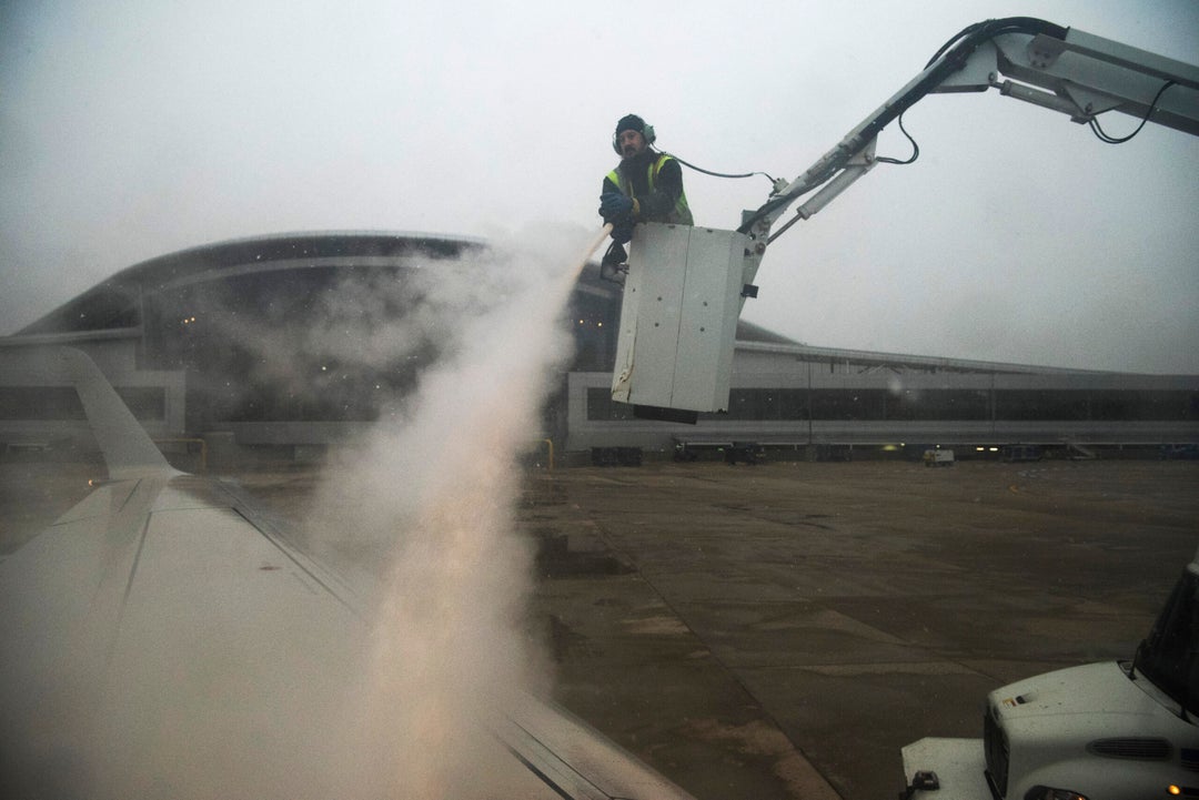 How aircraft de-icing works - The Points Guy