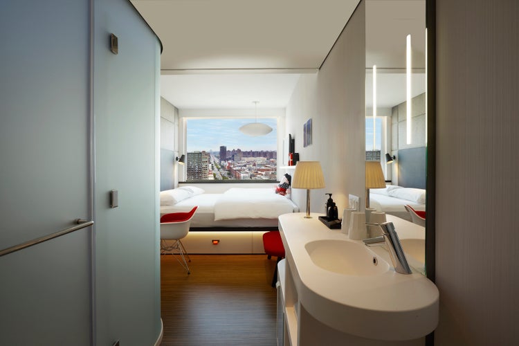 With chic and compact rooms, CitizenM is bringing 'affordable luxury ...