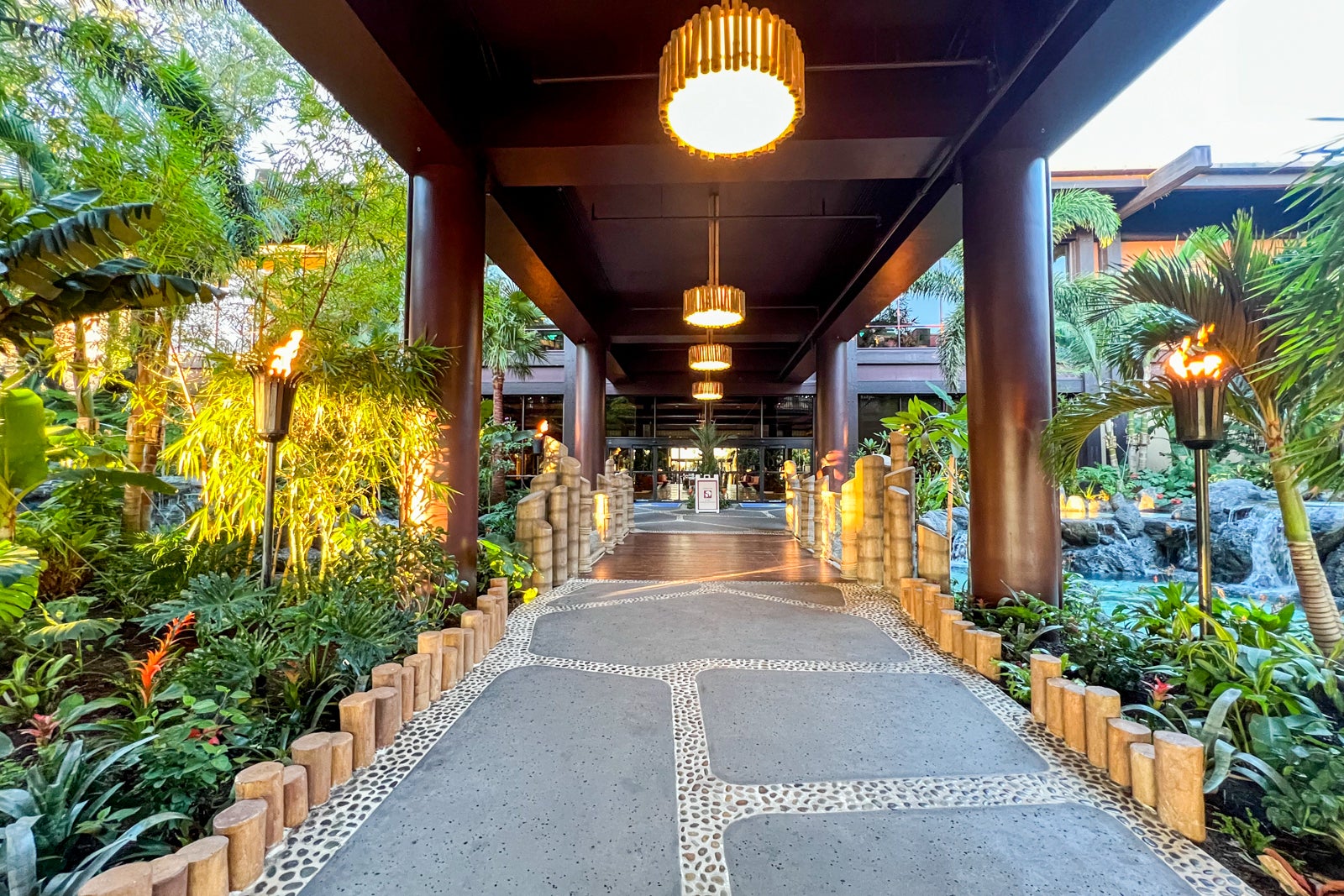 Disney’s Polynesian Village Resort: Why one of Disney World's original ...