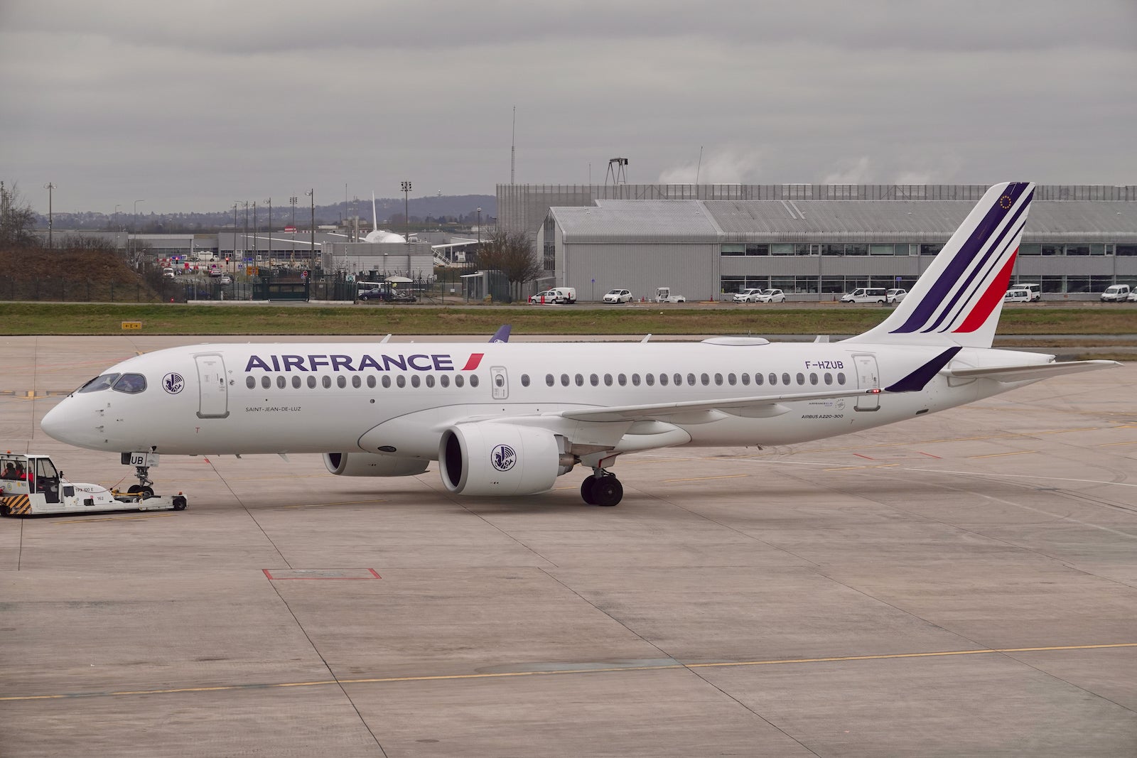 What it's like flying on Air France’s latest jet, the Airbus A220 - The ...