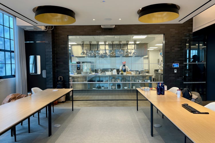 Behind the scenes of how Delta’s inflight meals are prepared - The ...