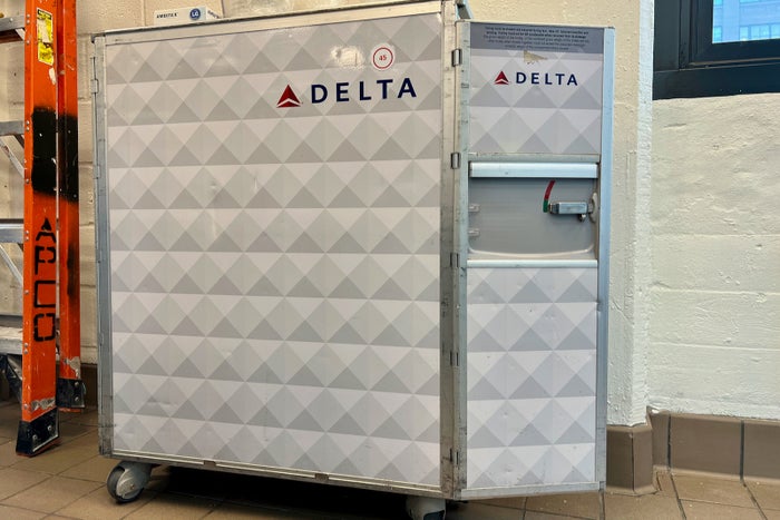 Behind the scenes of how Delta’s inflight meals are prepared
