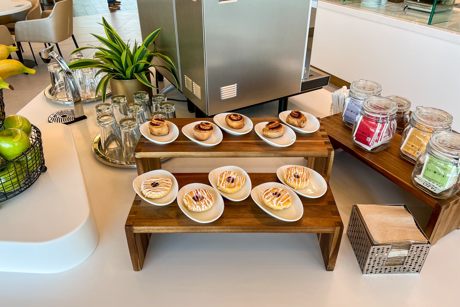 Exclusive first look: The Club now open at Charlotte airport - The ...