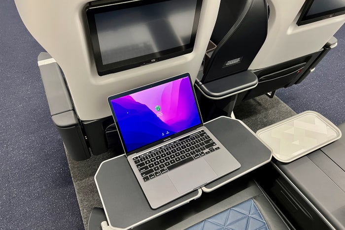 First Look Deltas Snazzy New First Class Recliners