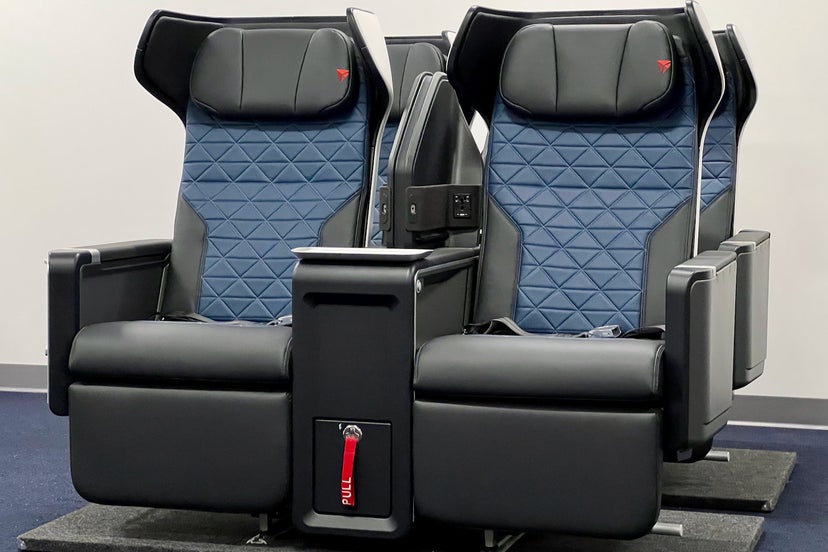Comparing Delta's and United's new domestic first-class seats - The ...