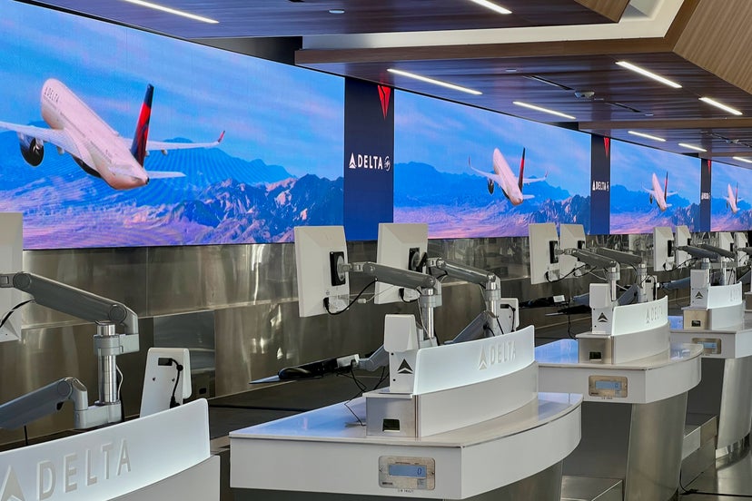 Touring Delta's new 'Sky Way' at LAX, the 1st phase of an overhauled 27 ...