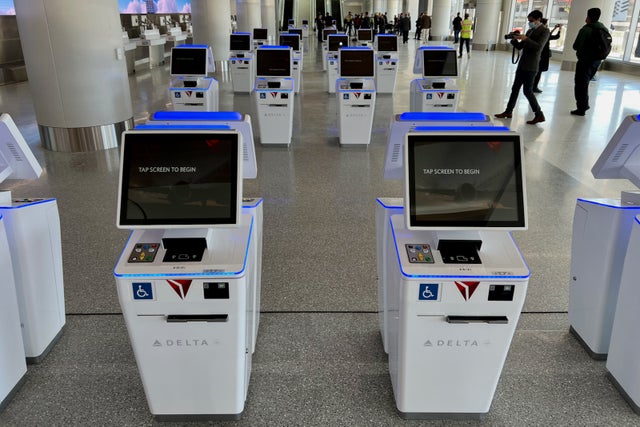 Touring Delta's new 'Sky Way' at LAX, the 1st phase of an overhauled 27 ...