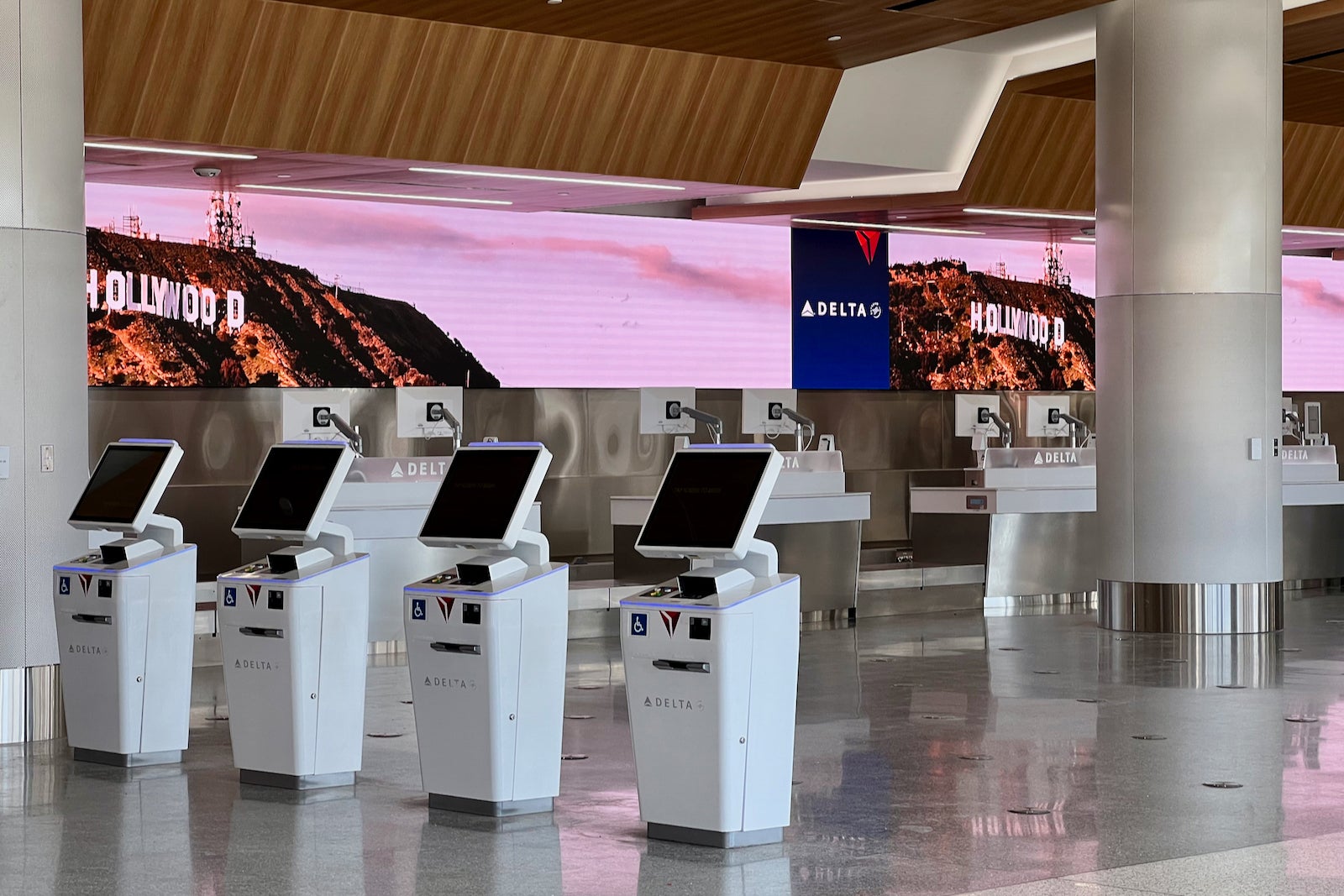 Touring Delta's new 'Sky Way' at LAX, the 1st phase of an overhauled 27 ...