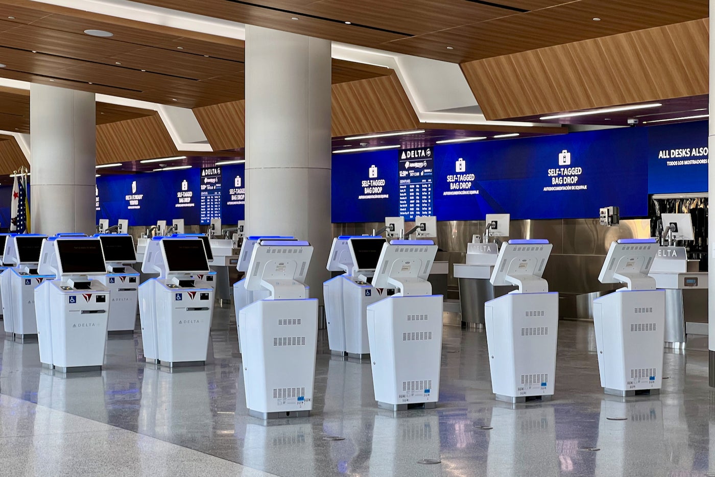 Touring Delta's new 'Sky Way' at LAX, the 1st phase of an overhauled 27 ...