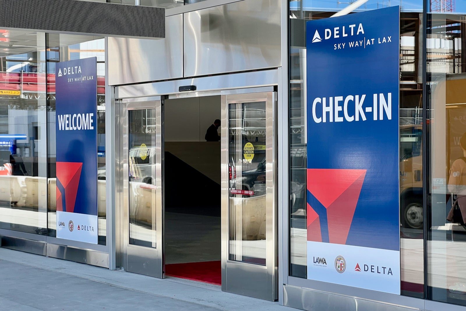 Touring Delta's new 'Sky Way' at LAX, the 1st phase of an overhauled 27 ...